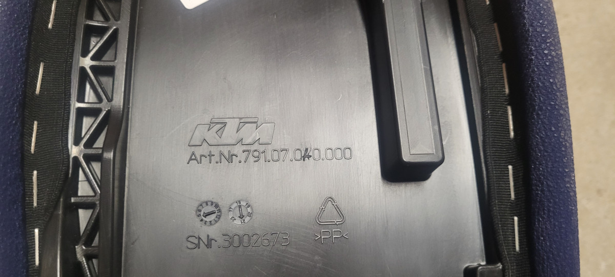 Nové sériové kompletné sedlá s KTM na SX a EXC od 2019 do 2023 SCU ...